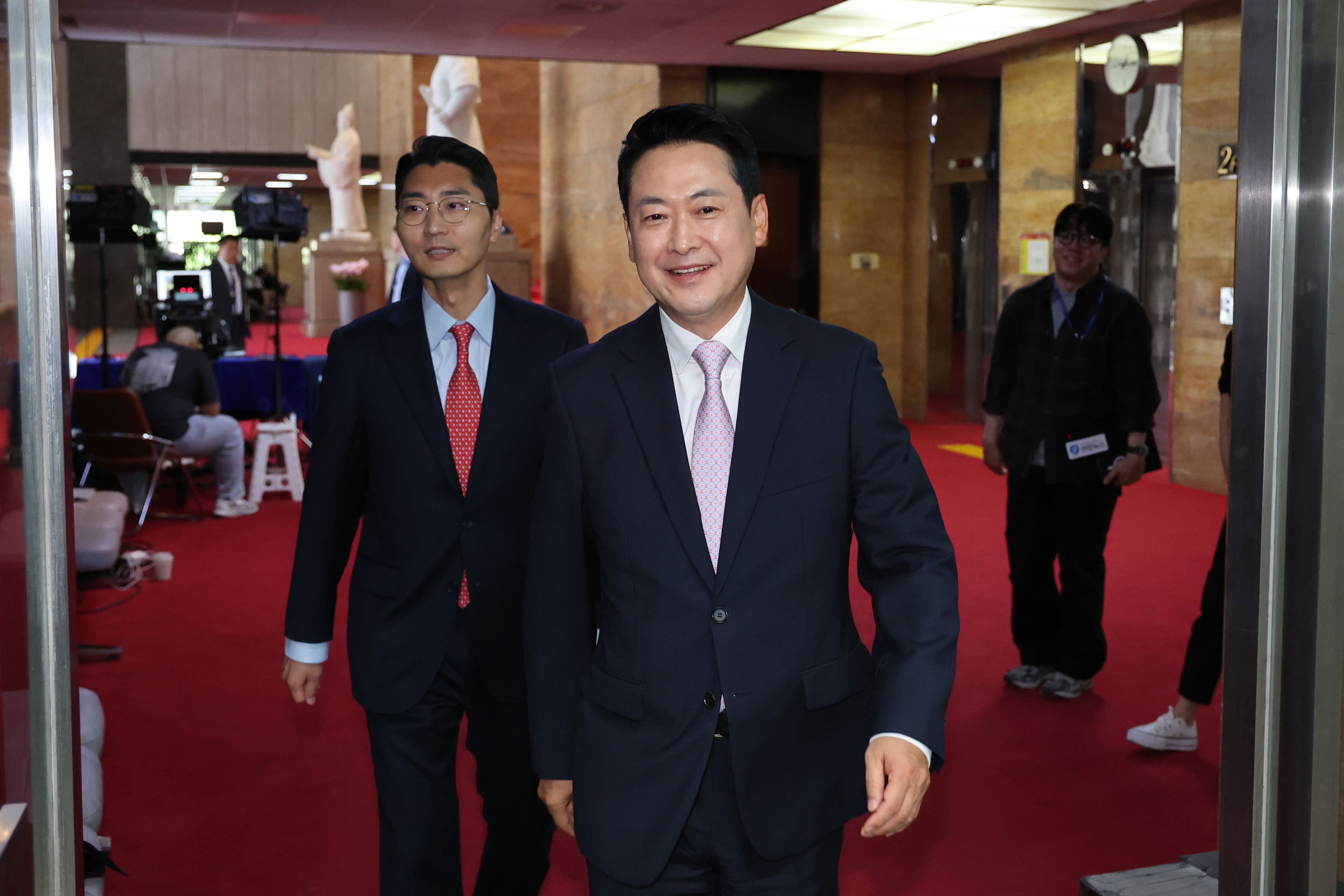 People Power Party leader Jang dismisses resignation demands, stresses ...