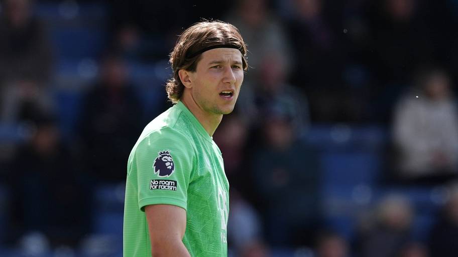 Tottenham fans are all thinking the same thing about Martin Dubravka