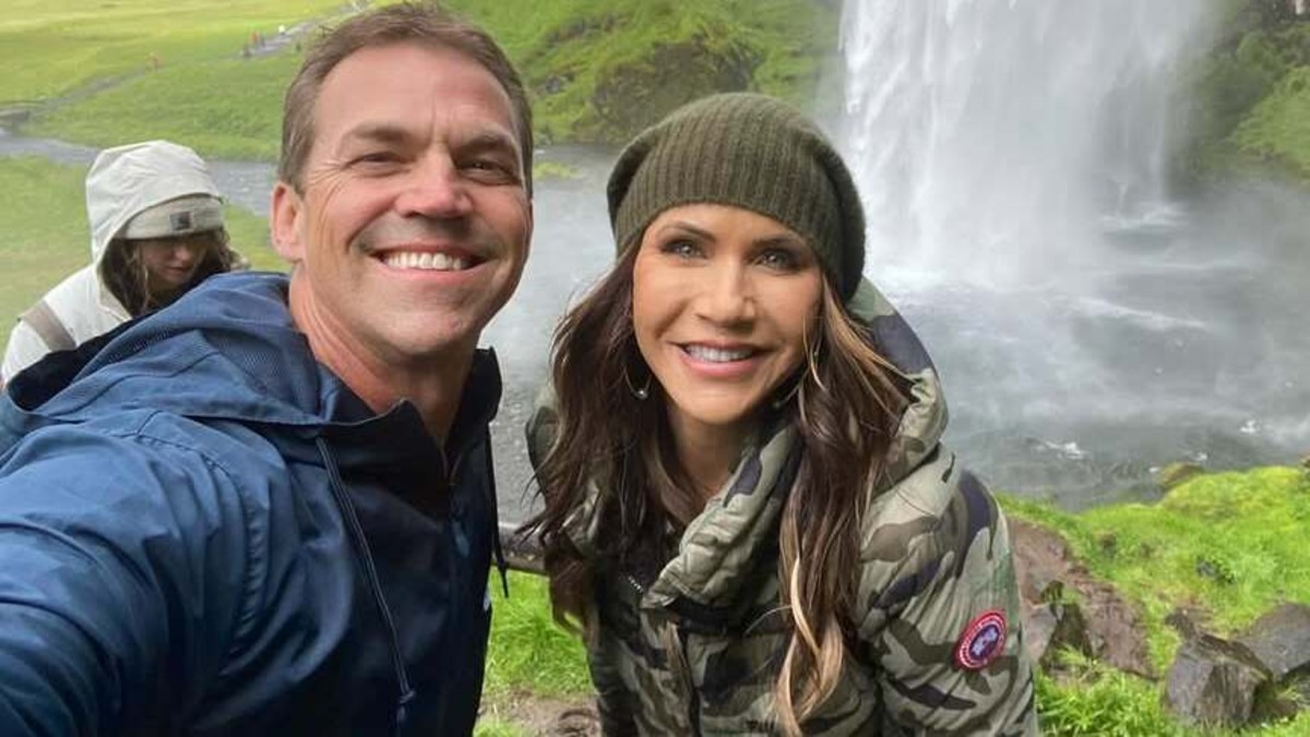 Dominatrix claims Kristi Noem's 'ICE Barbie' makeover fueled husband's ...