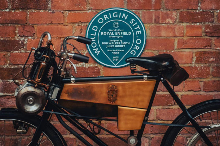 Royal Enfield festeggia 125 anni: posata la targa "World Origin Site" a ...