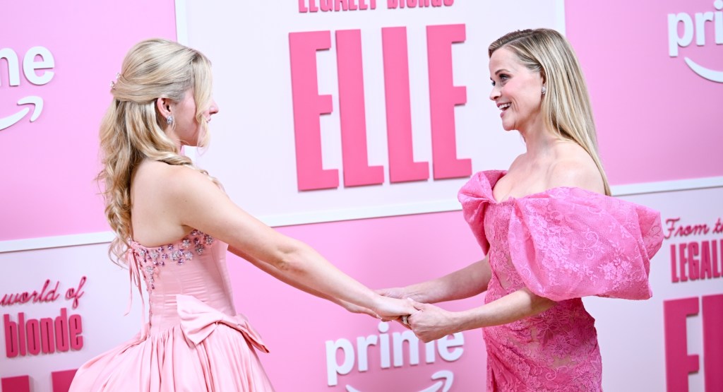 Reese Witherspoon & Lexi Minetree lead 'Elle' premiere celeb style
