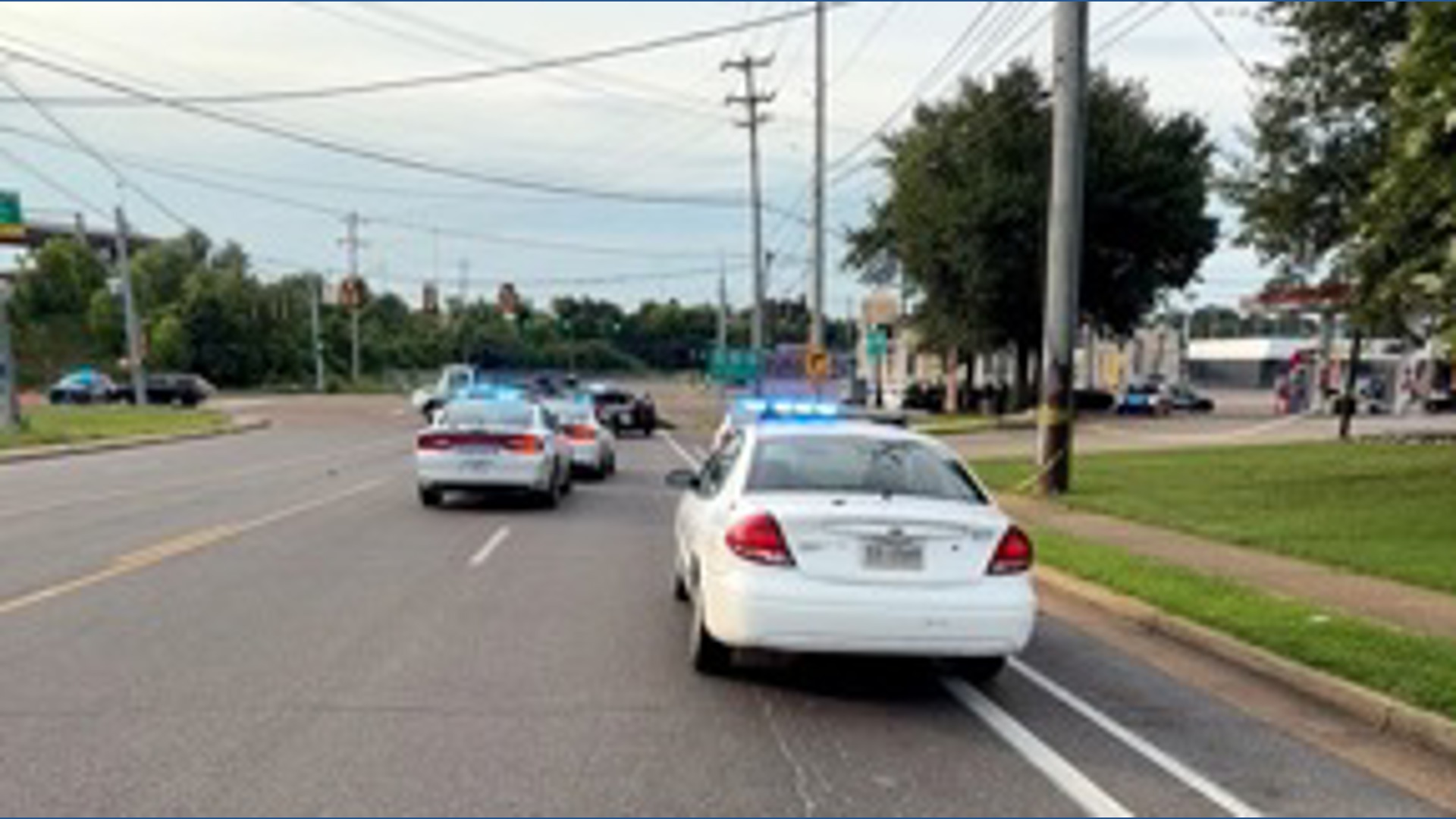 Man dead, two children injured after crash in northeast Memphis