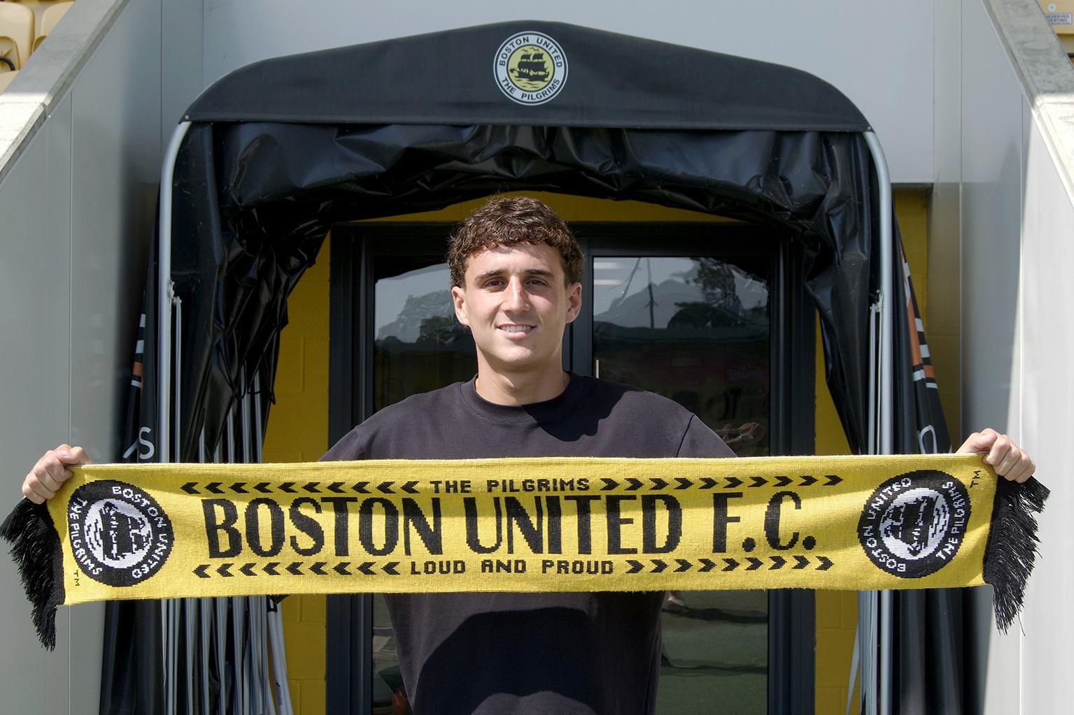 Pilgrims swoop to sign Gibraltar international midfielder Pozo
