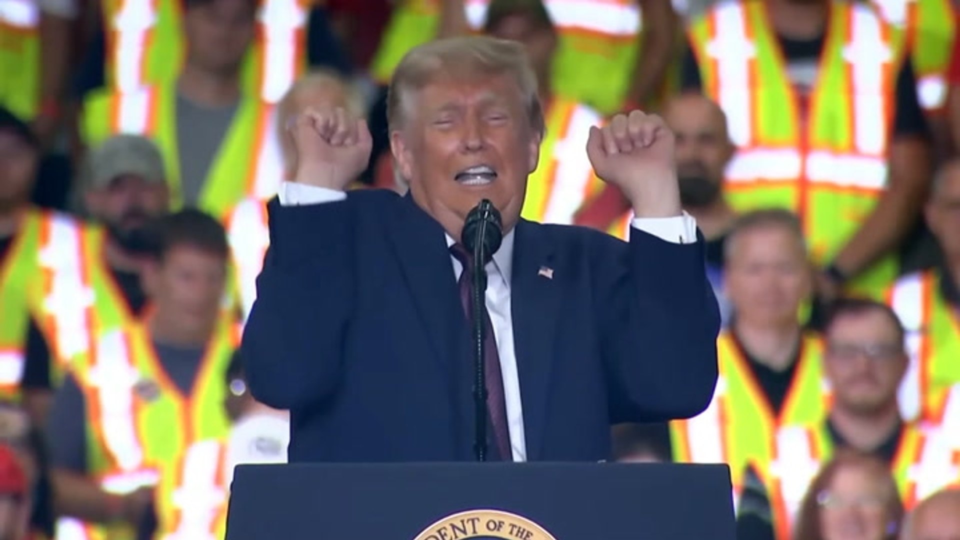 Trump again groans his way through bizarre 'transgender weightlifter ...