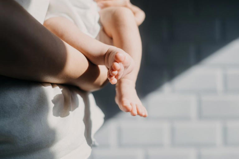 'Women are going into childbirth scared', maternity expert says as new ...