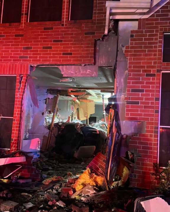 Family of woman killed in Tesla crash in Katy files lawsuit against ...