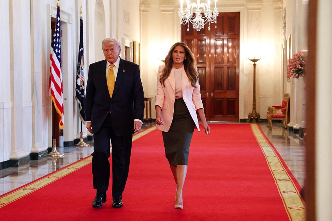 'Minimalist' Melania's disgust with Trump's gaudy Oval Office makeover ...