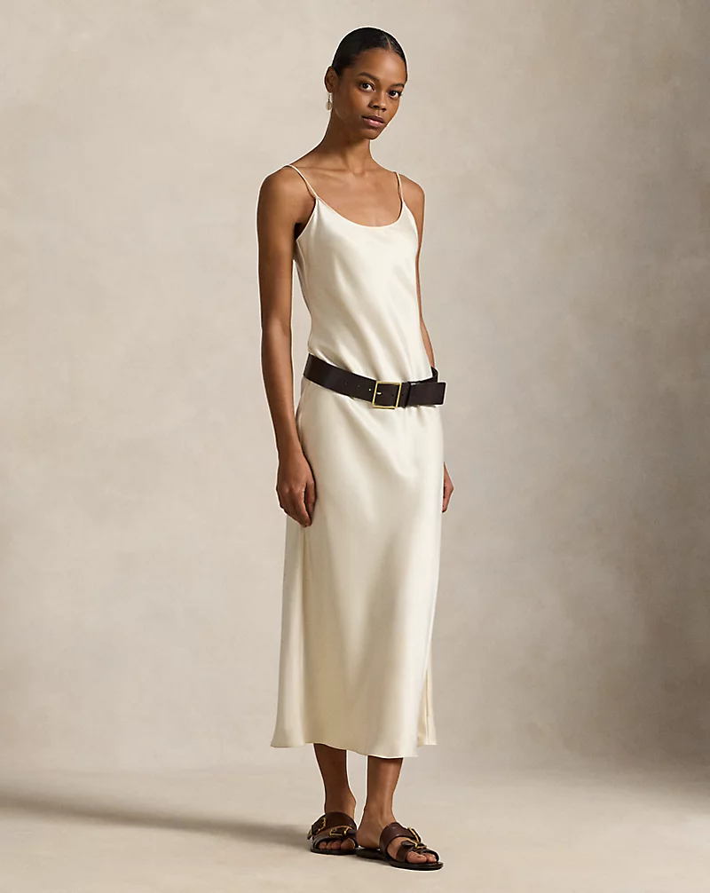 Sienna's '90s 'naked' slip dress and gold shoe combo is so Carrie ...