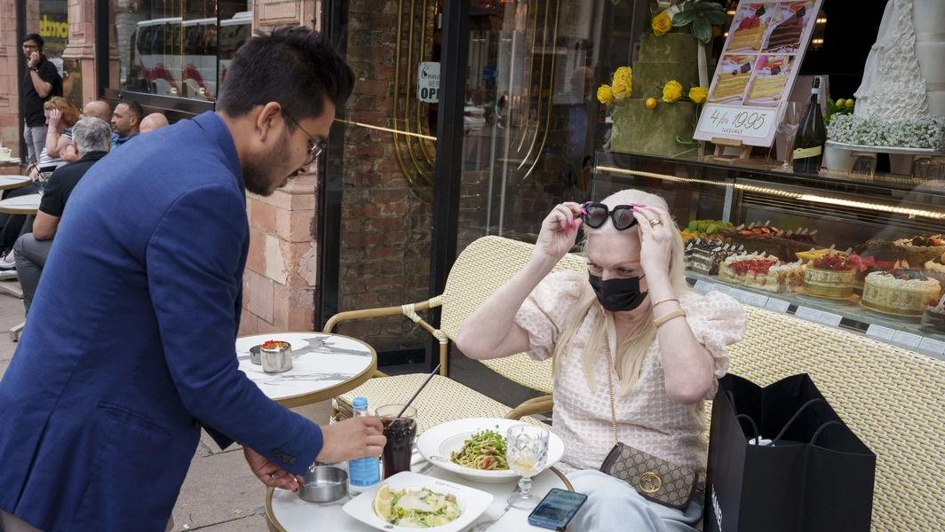 9 everyday polite habits that strengthen social connections