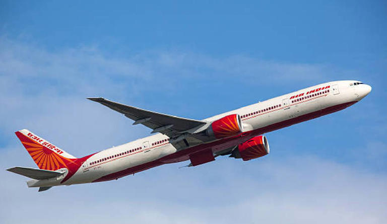 Air India Delhi-Amritsar flight briefly enters Pakistani airspace ...