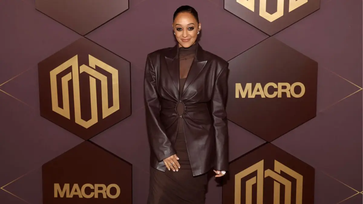 'She got a type': Tia Mowry makes first red carpet debut with new ...