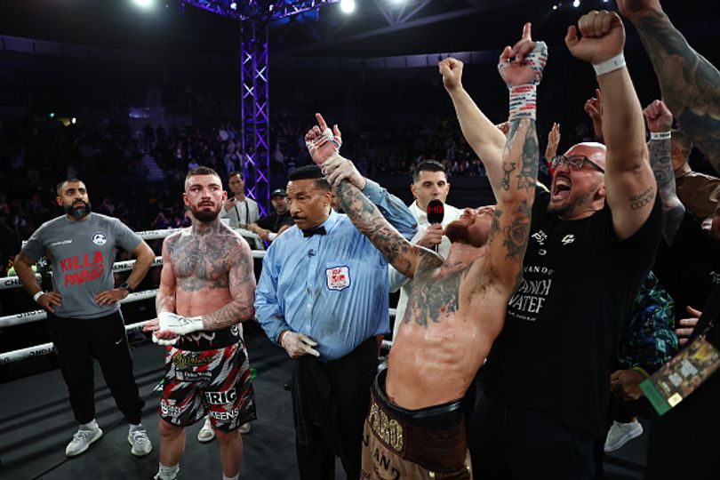 Lewis Crocker goes down on his shield in world title battle in Australia