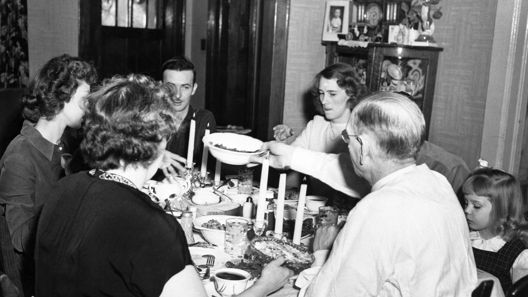 10 snapshots of American family dining traditions