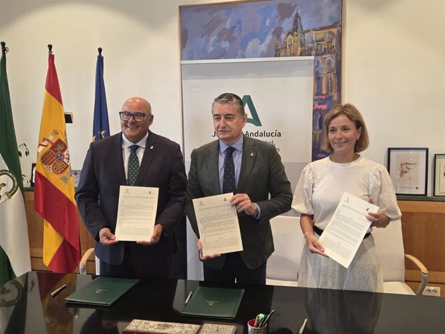 La Junta y Vélez-Málaga impulsarán un nuevo centro de salud en Torre ...