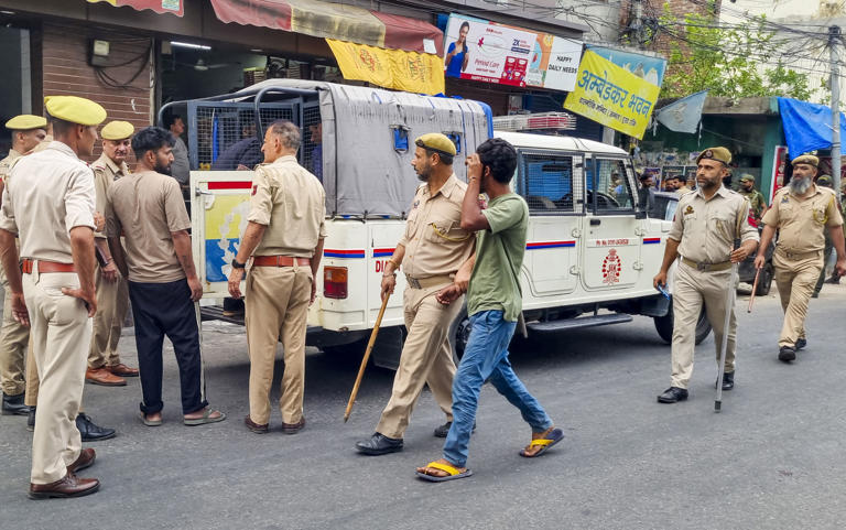 Police crack down on drug trafficking in Jammu, 18 picked up for ...