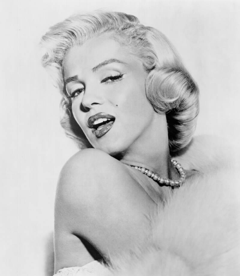 The tragic story of Gladys Pearl Baker, the troubled mother of Marilyn ...