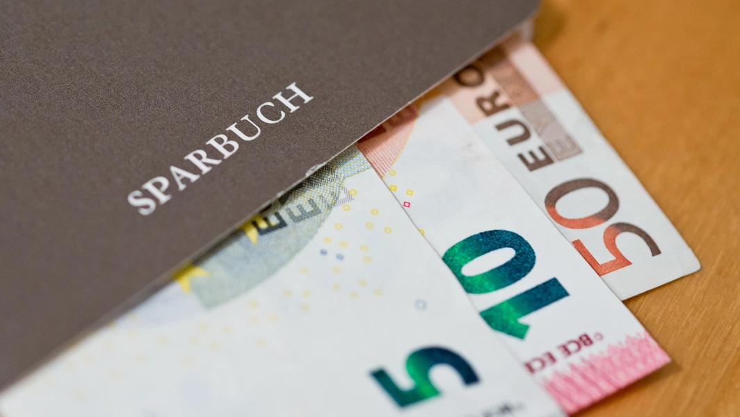 8 key habits of financially healthy people