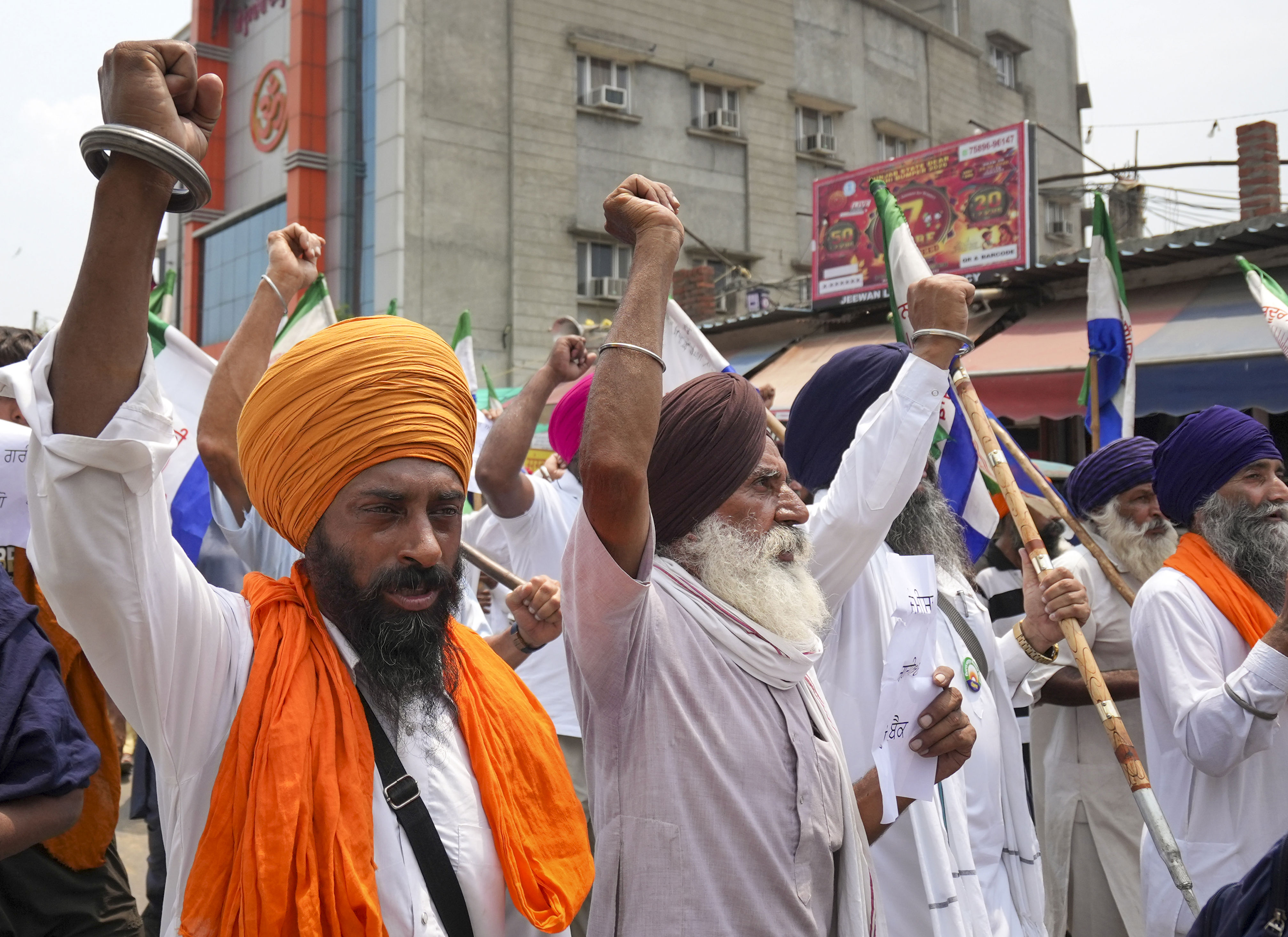 Punjab farmers protest proposed India-US trade deal, burn Modi-Trump ...