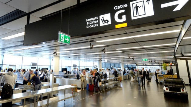 Hacker drohen Wiener Flughafen ++ Hitzefalle Öffis