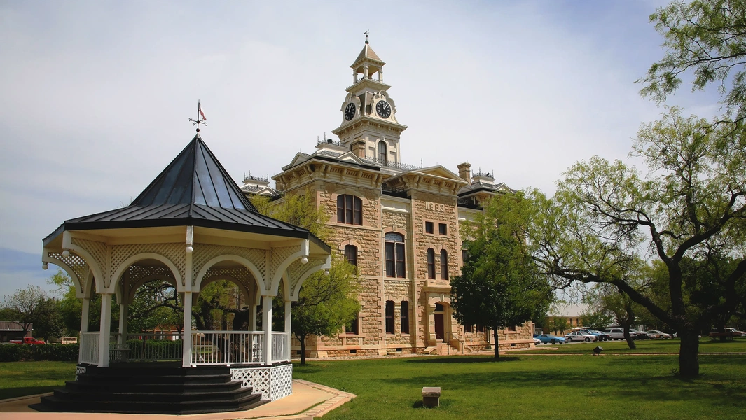 14 charming small towns across Texas