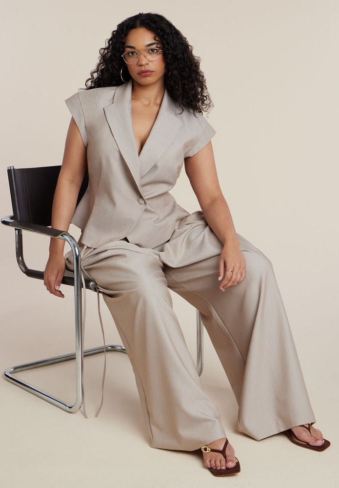 Tailored to thrive: The plus size business casual guide
