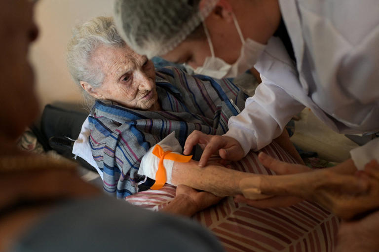 These 3 Brazilian sisters have lived to over 100. Scientists want to ...