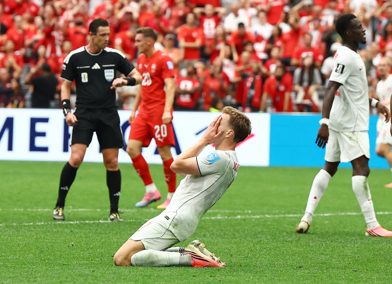 Switzerland beats Canada in final World Cup group game
