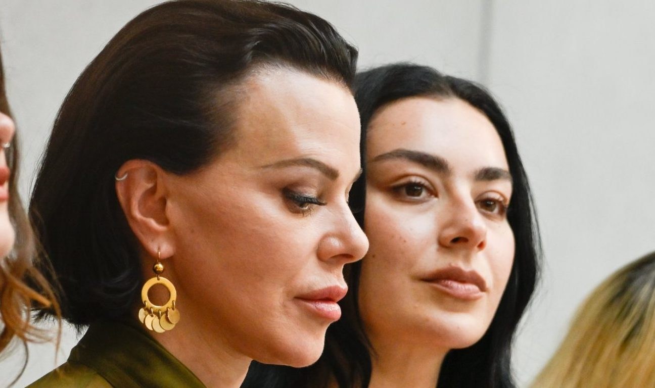 Hollywood actress looks disgusted by Charli XCX smoking at fashion week