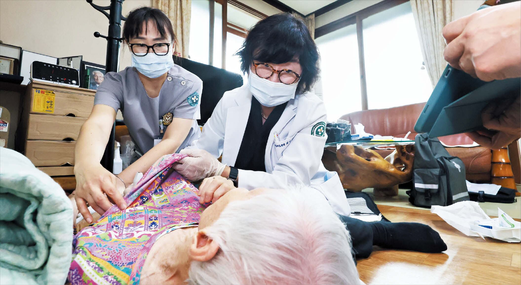 Integrated care home visits overwhelmed: Month-long waits, few clinics