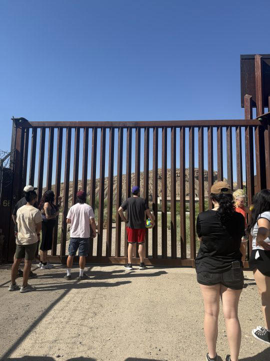 Skweezy Jibbs hosts volleyball at US-Mexico border