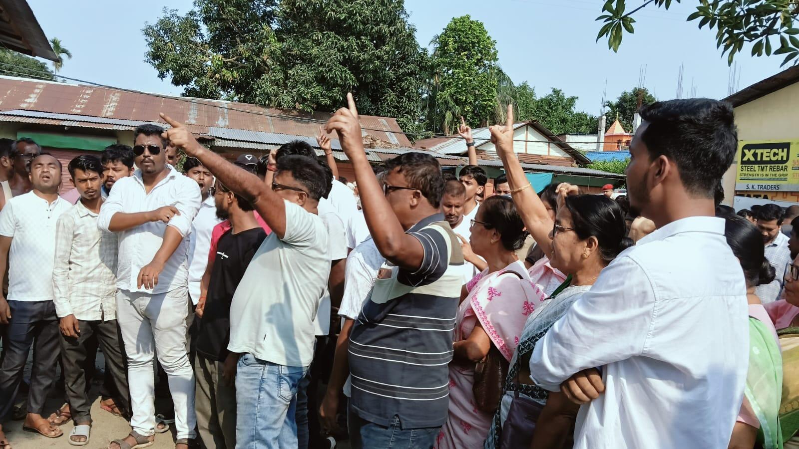 Protesters stop liquor shop from opening again in Assam’s Chapor