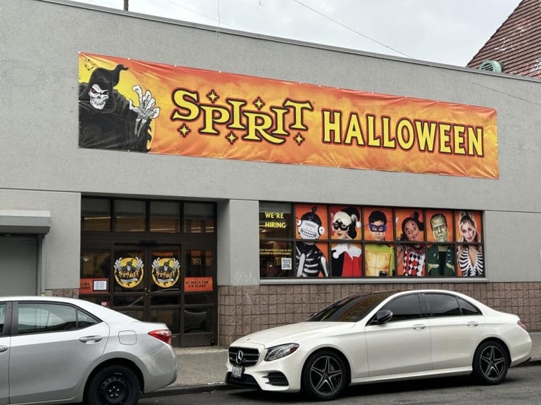 Spirit Halloween hiring for more than 52,000 positions