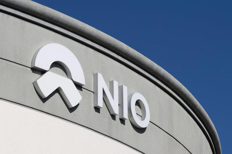 Nio shares slide toward critical $5 support level: What investors need ...
