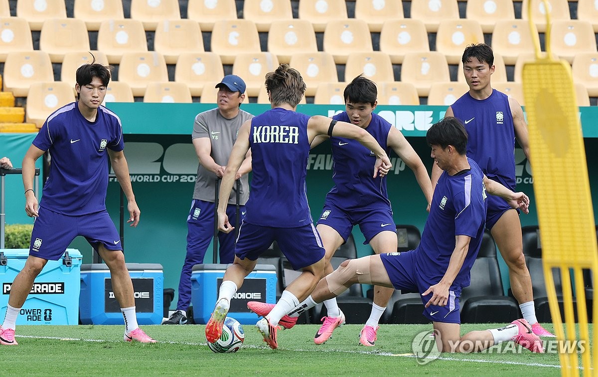 (World Cup) Son Heung-min benched at start of key match vs. South Africa