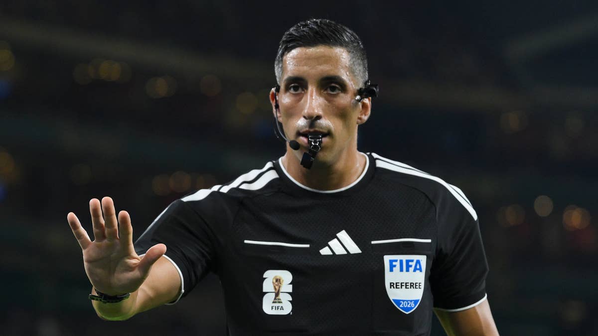 Who is the referee for Czechia vs. Mexico World Cup match?