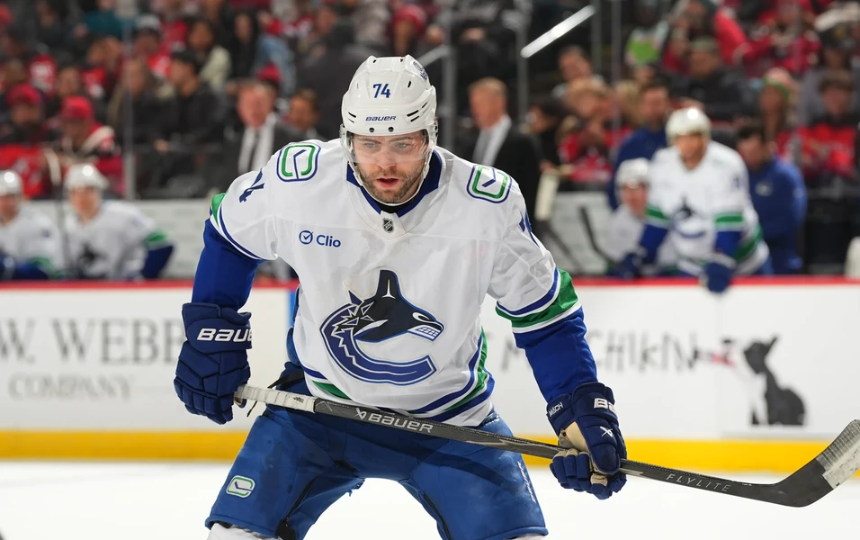 Canucks hold fire as rivals shake up NHL draft order