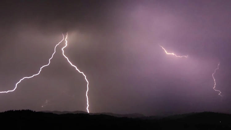Lightning-related wildfires surge in Washington as climate change ...