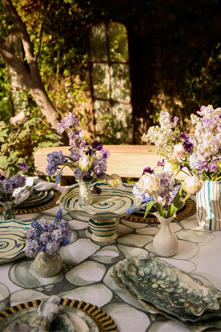 We asked design experts for their top summer tablescaping tips