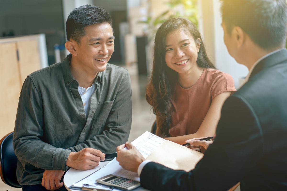 With no interest rate cut, should you sell SoFi stock?