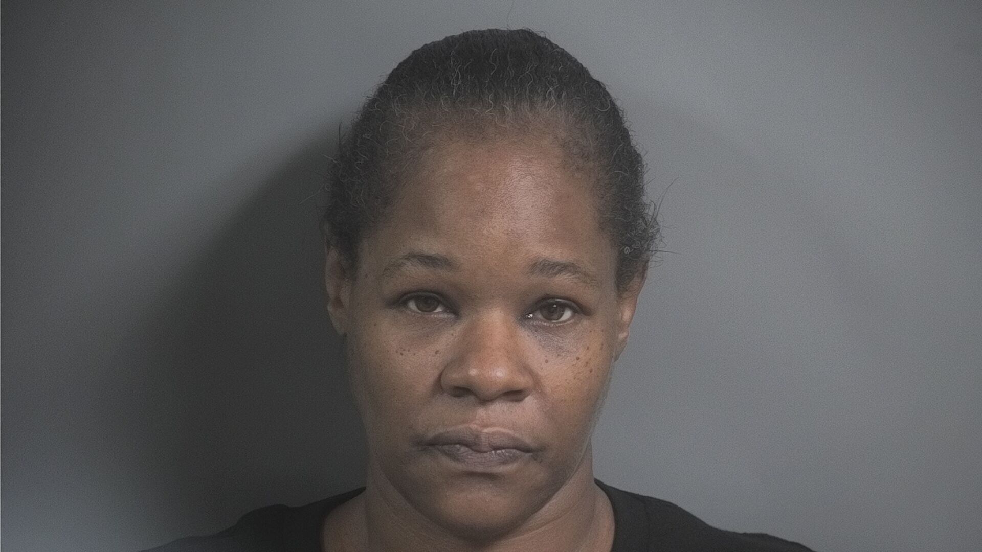 Iowa City police say mother threatened victims with replica gun at ...