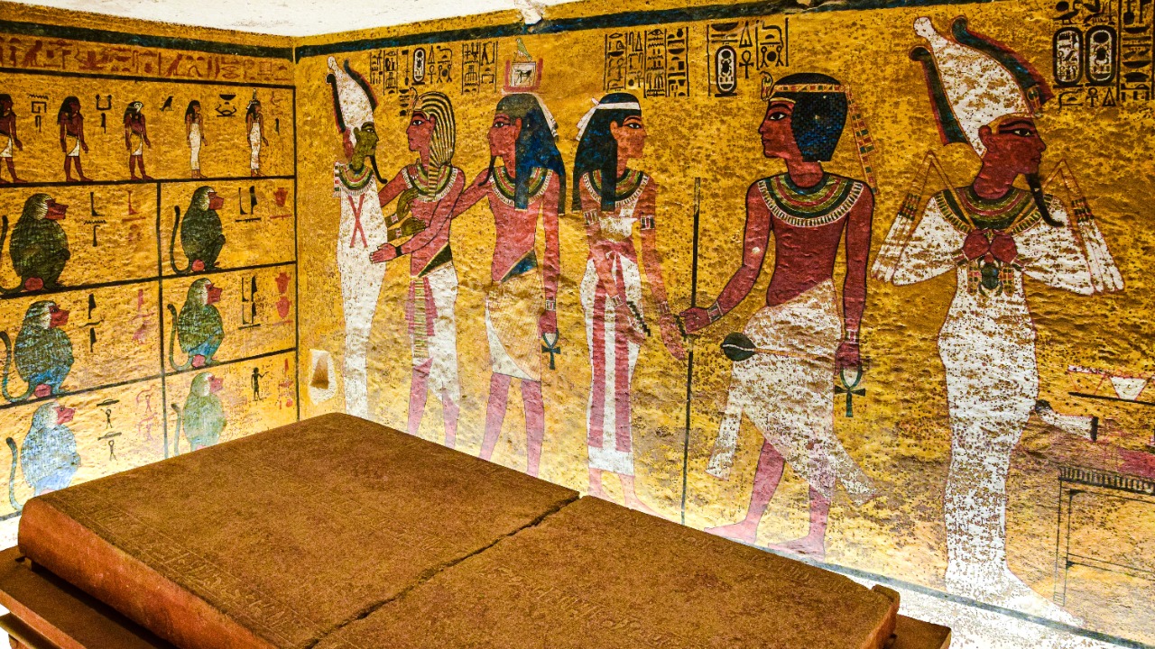A scanner just exposed a buried chamber under an Egyptian city no one ...
