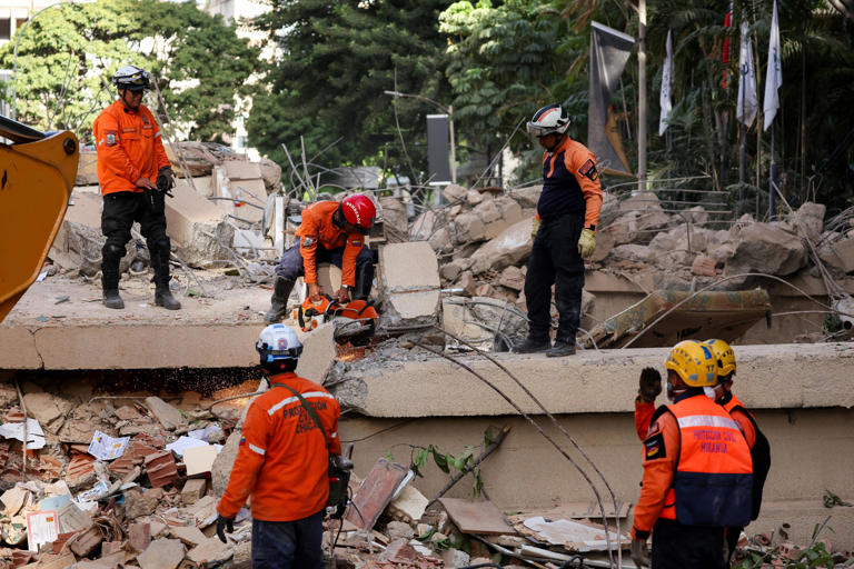 Hundreds killed, thousands more feared dead after two earthquakes rock ...