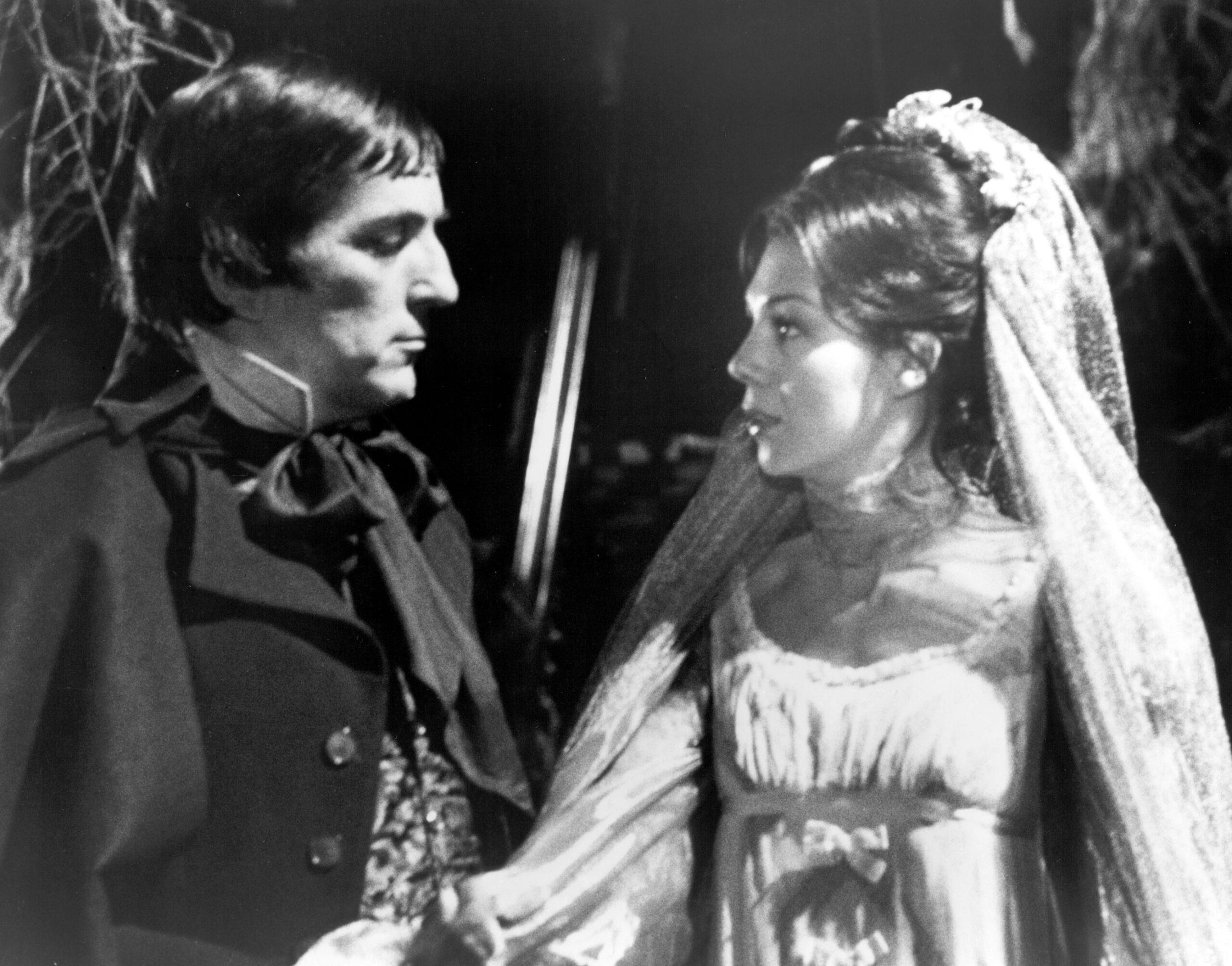 'Dark Shadows' turns 60: What made the gothic daytime soap a cult TV ...