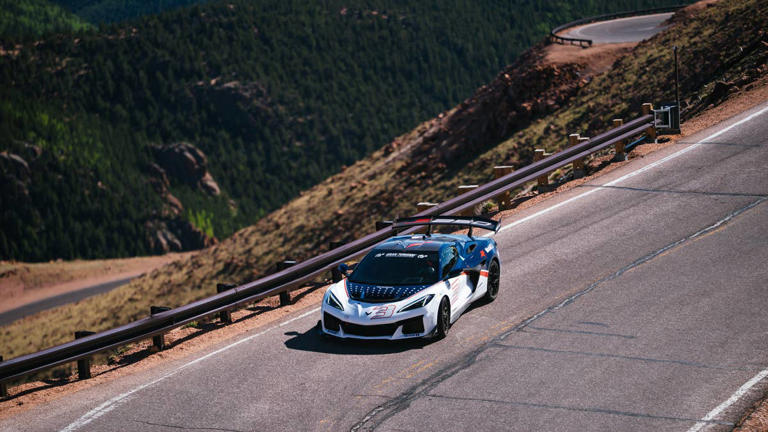 Chevrolet Corvette ZR1X sets new Pikes Peak production car record by 23 ...