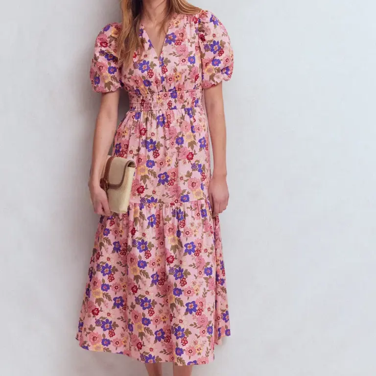 Duchess Sophie's sorbet-pink midi and gold wedges are the perfect ...