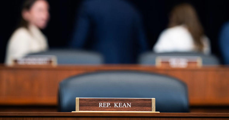 Tom Kean Jr. suddenly reappears as if nothing happened
