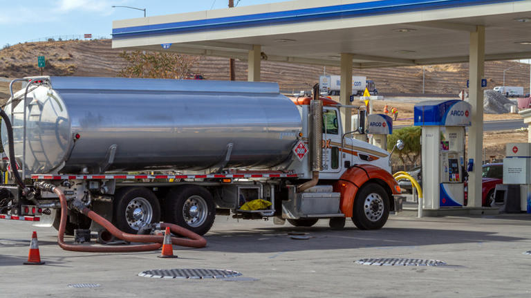Should you avoid filling up your gas tank when a fuel truck is at the ...