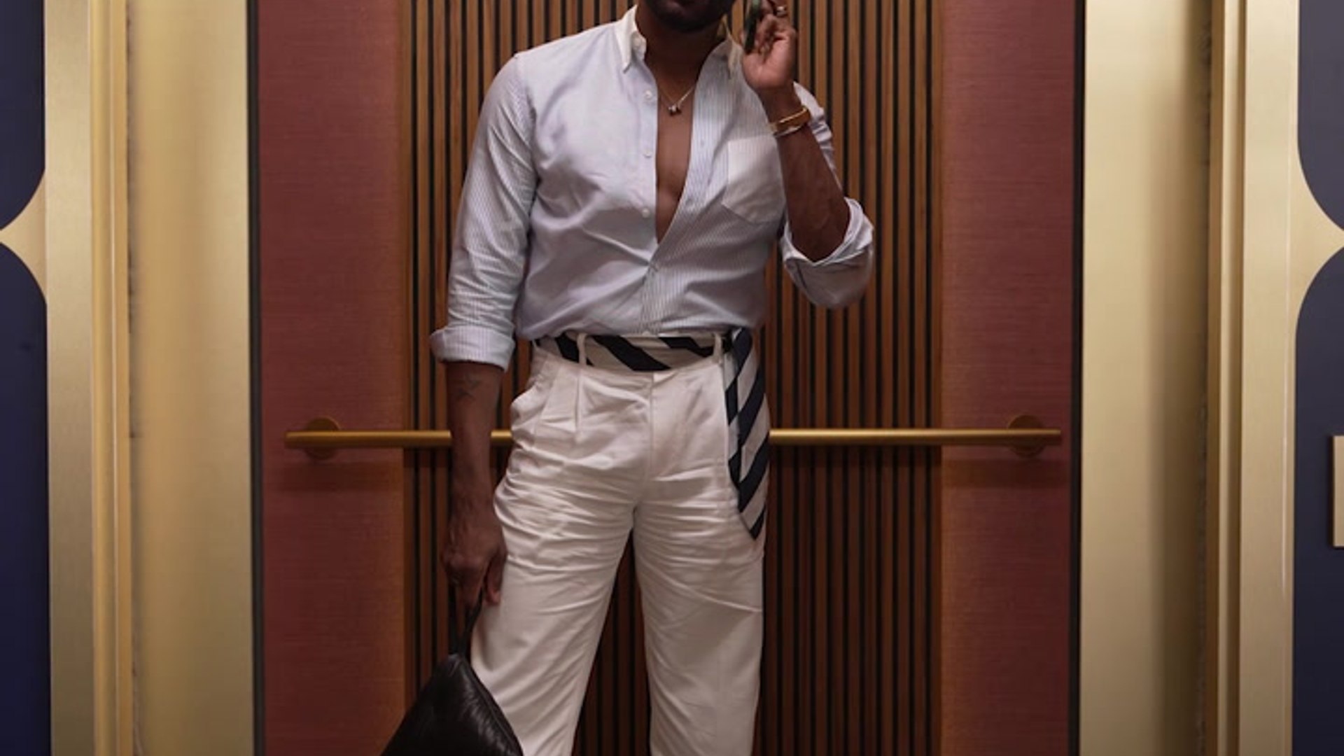 Colman Domingo strikes an elevator pose