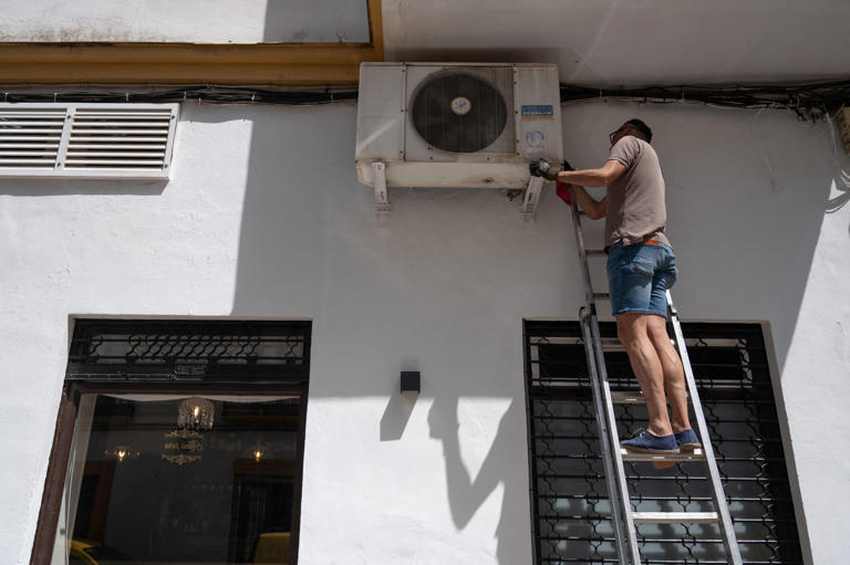 Heat waves push more Europeans to embrace air conditioning