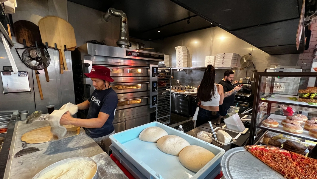 Mastering authentic New York-style pizza
